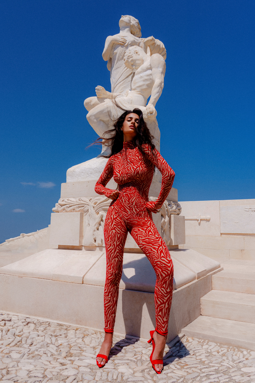 Open back jumpsuit with red tiger pattern Kendall – Perilla Intimates